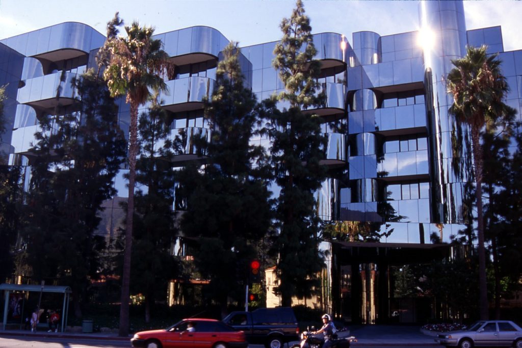 Warner Bros. Studios, Glass Building - SGH